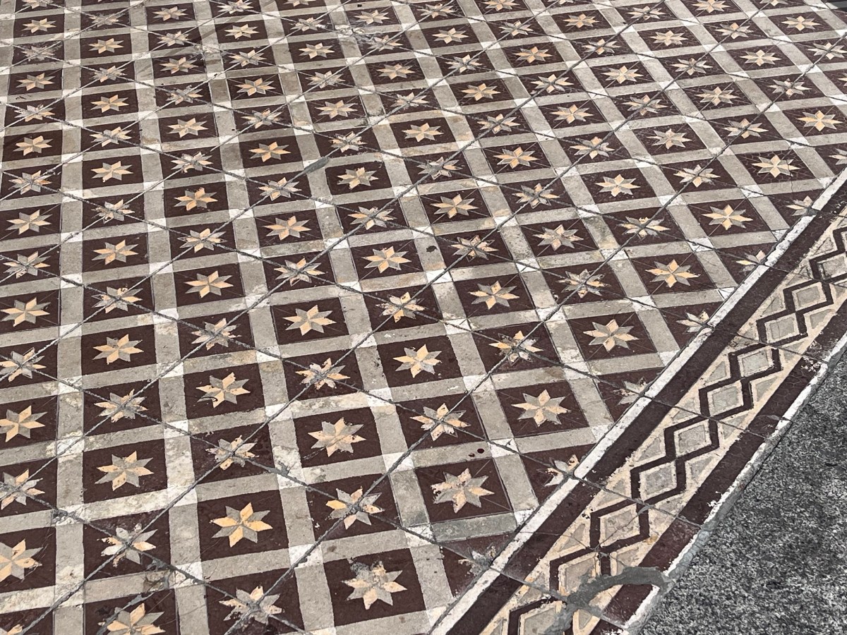 Melaka: Great tile everywhere | A More Gentlemanlike Manner